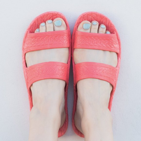 Pali Hawaii | Shoes | Nwt Pali Hawaii Pink Jandals Slip On Jesus ...